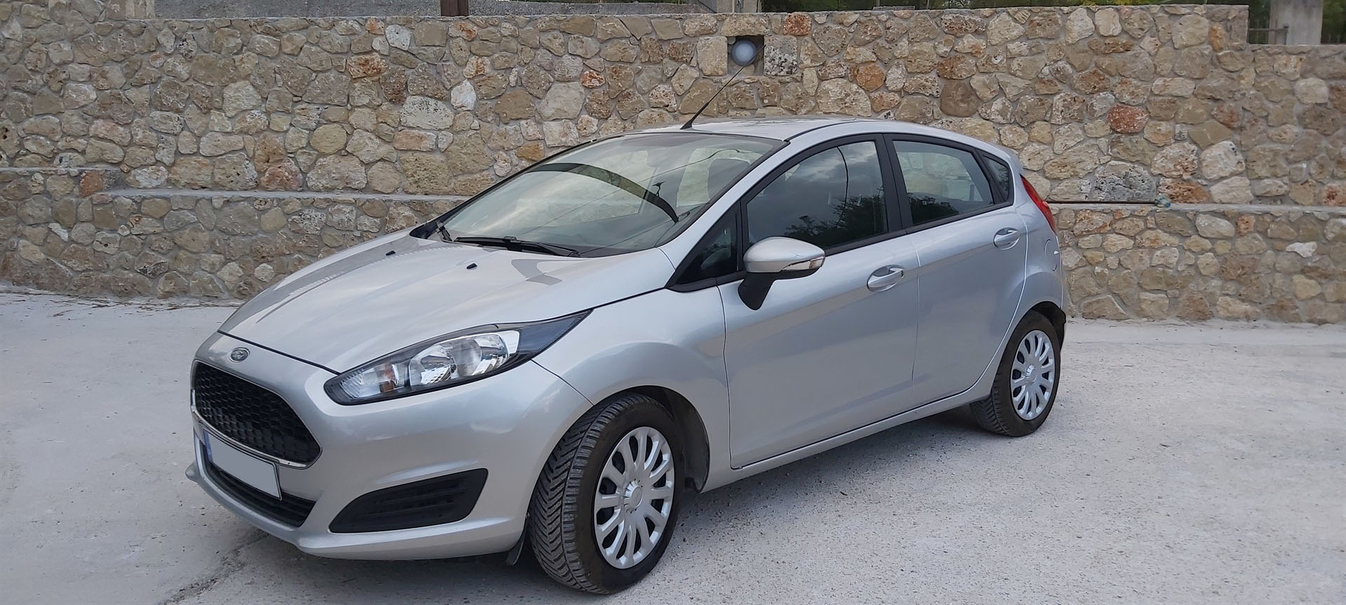 Rent a Ford Fiesta Turbo Diesel in Kefalonia for only 40€ / day!